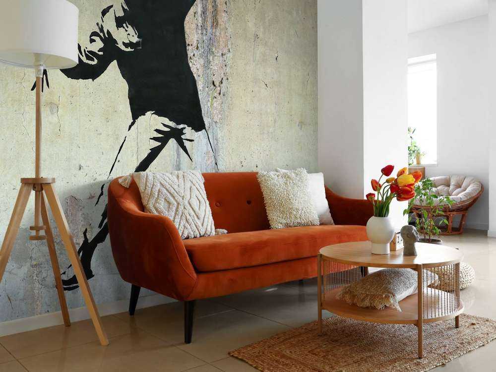 Fotobehang - Banksy - Flower thrower, raw concrete - Fotobehang