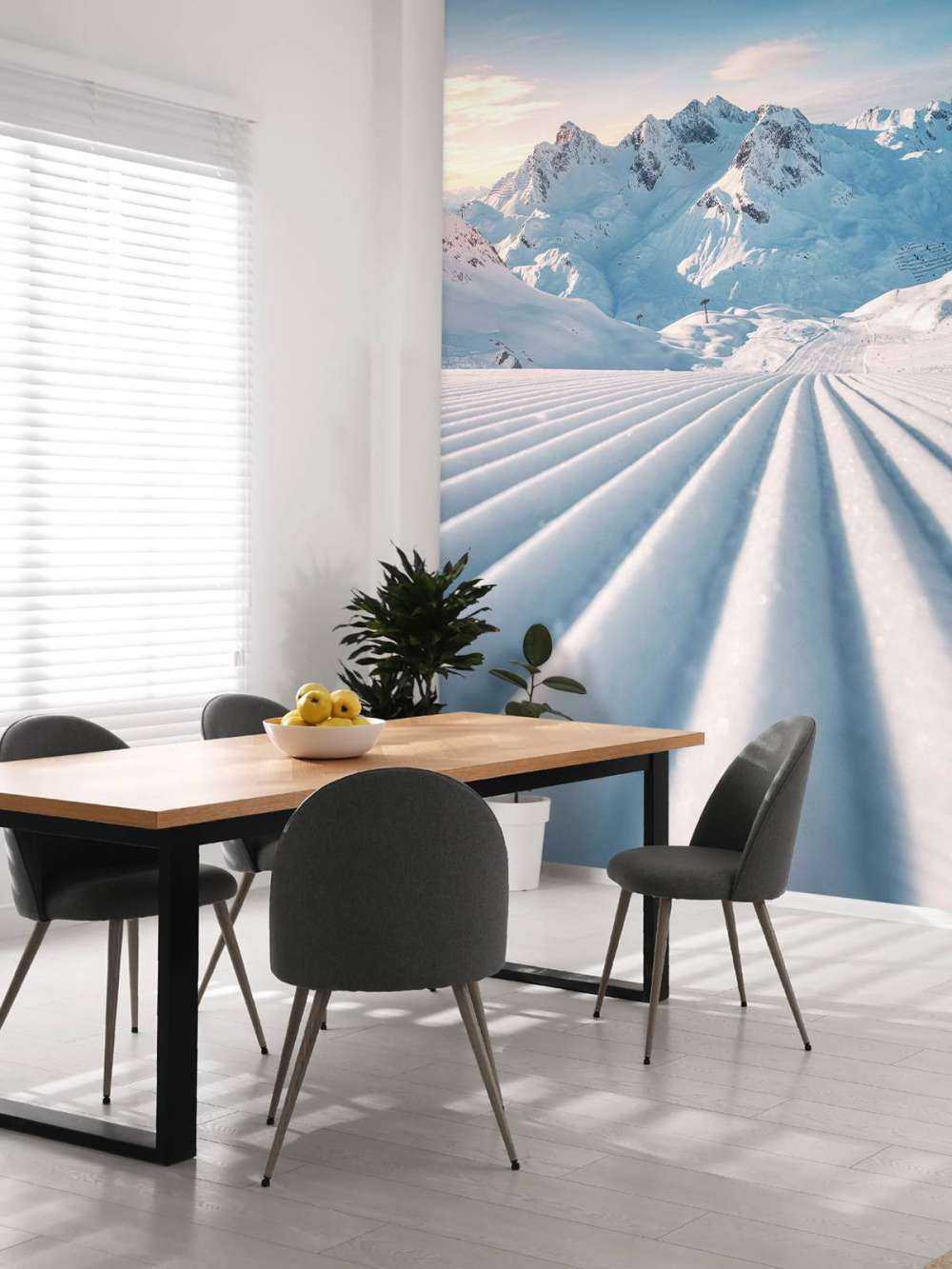 Fotobehang - Verse sporen in bergsneeuw - Fotobehang